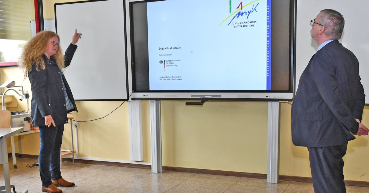 Landrat besucht Karl-Fries-Realschule plus in Bendorf | Kreisverwaltung ...